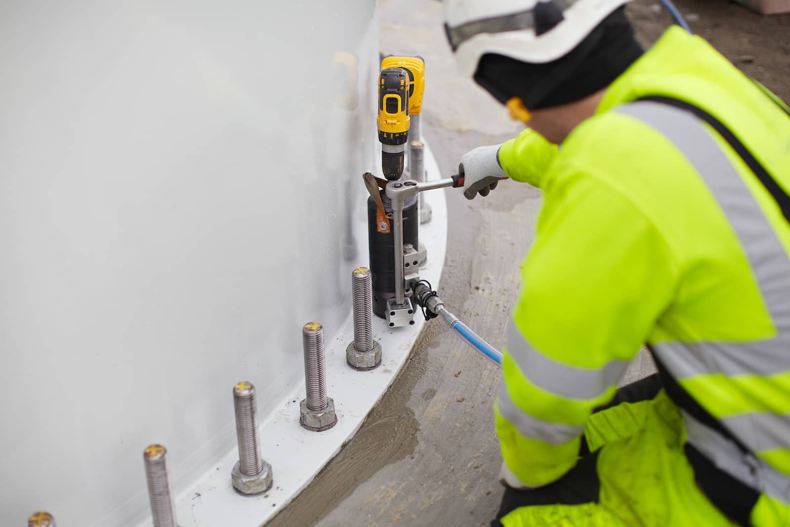 How to Effectively Manage Safety Critical Assets in the Field - Assettagged